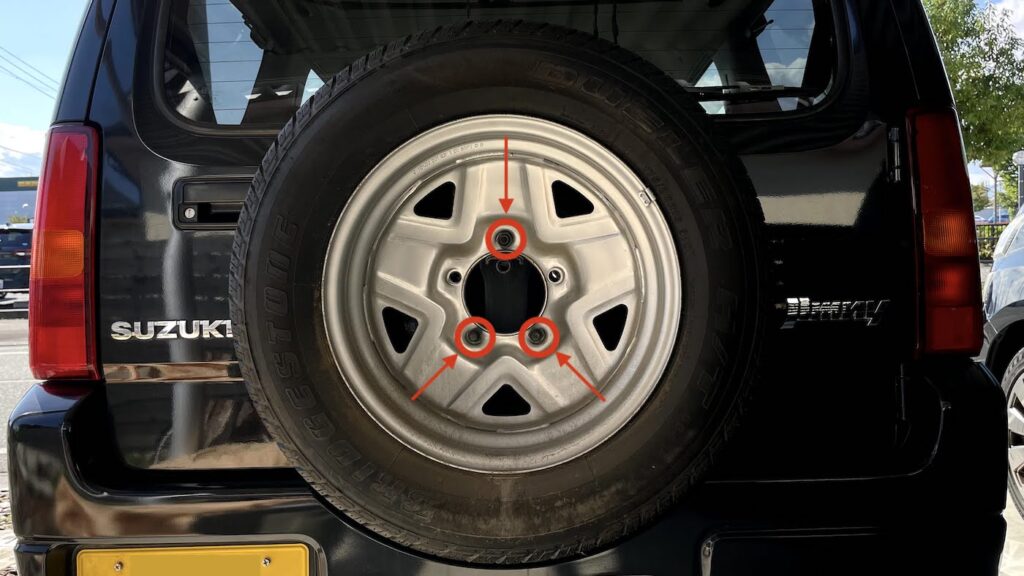 スペアタイヤ（後ろのタイヤ）の取り外し方｜ジムニーJB23 - JIMNY LIFE｜ジムニーライフ