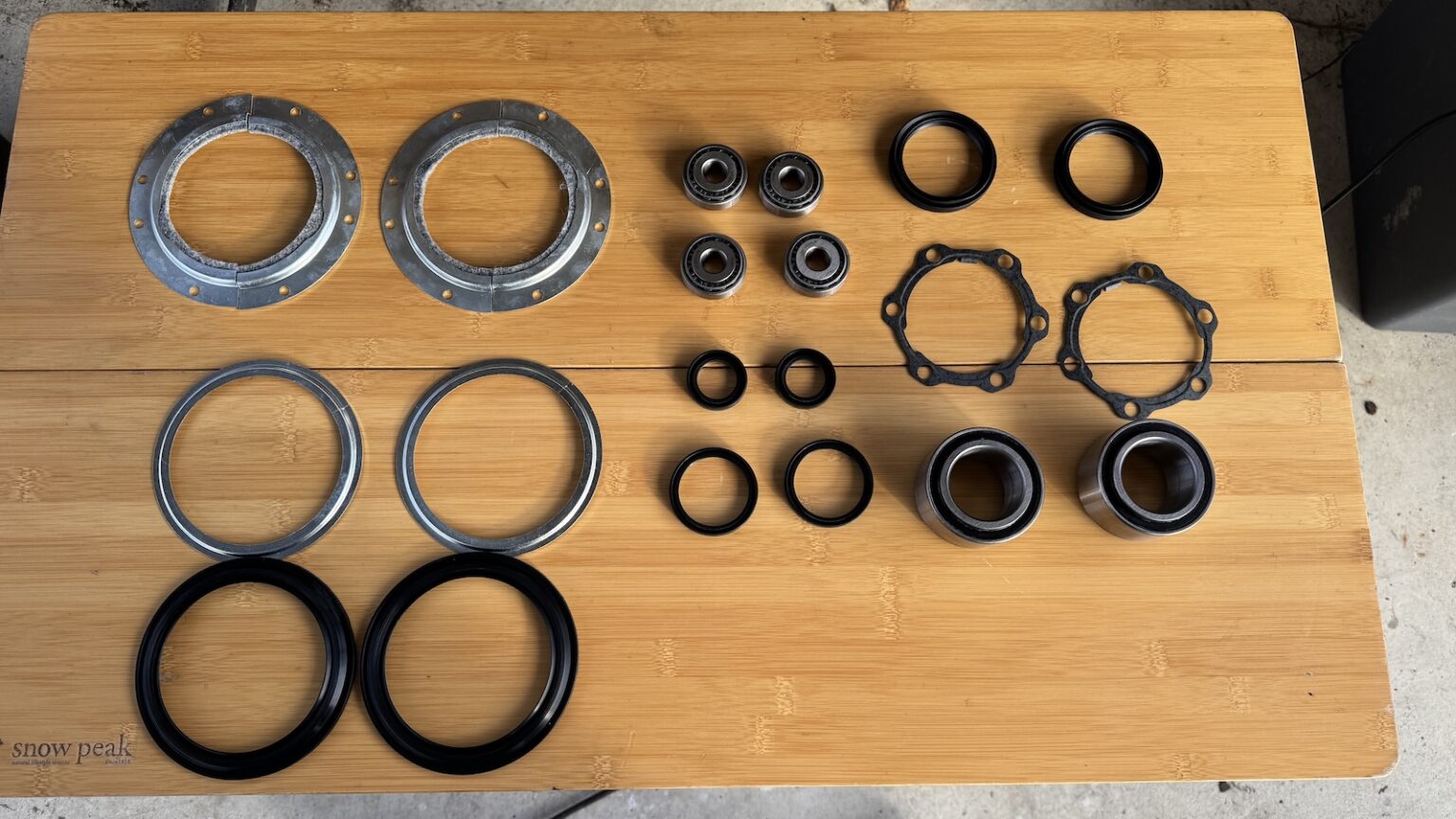 JB23ジムニーのナックルオーバーホール！キングピンベアリング＆ハブベアリングの交換でタイヤのガタツキが完全解消！｜必要部品・作業手順の記録 ...